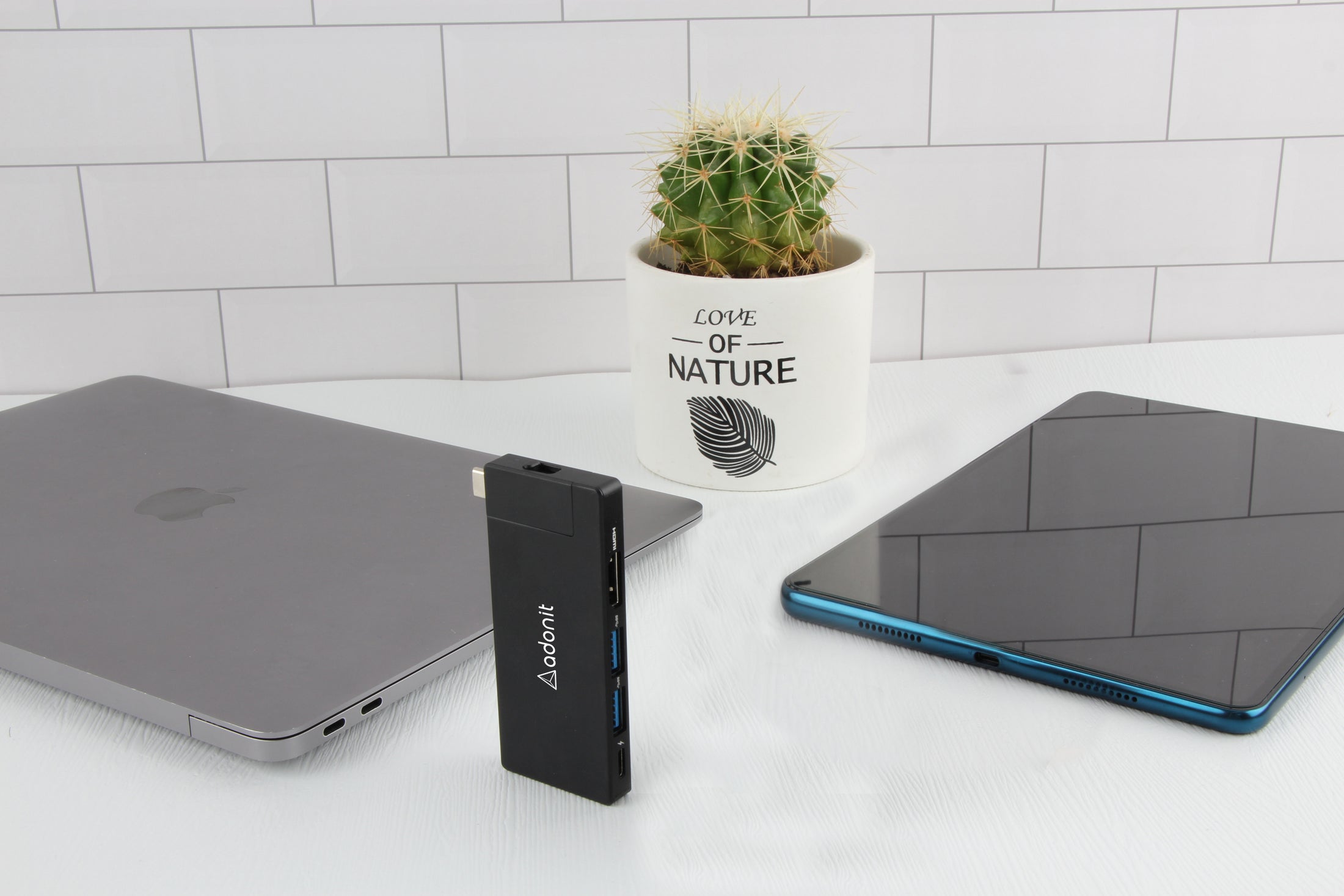 Adonit Nest 5-in-1 Hub｜擴展型 USB-C 多功能五合一集線器 支援PD100W – Adonit Taiwan
